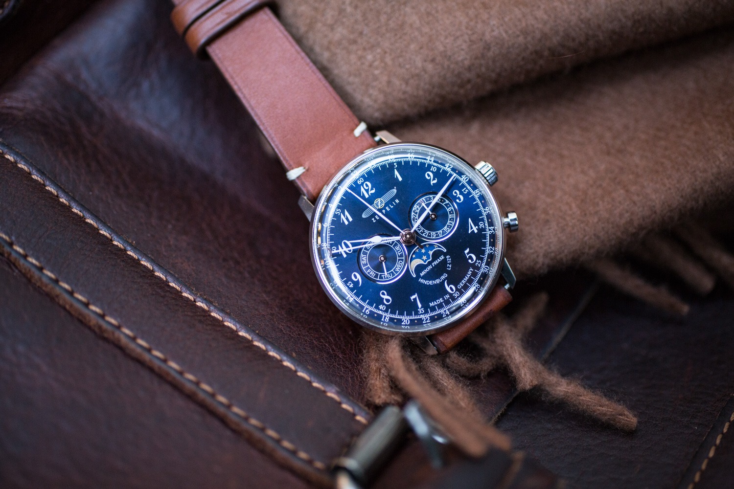 Zeppelin Hindenburg Moonphase : une montre très abordable, et attractive.