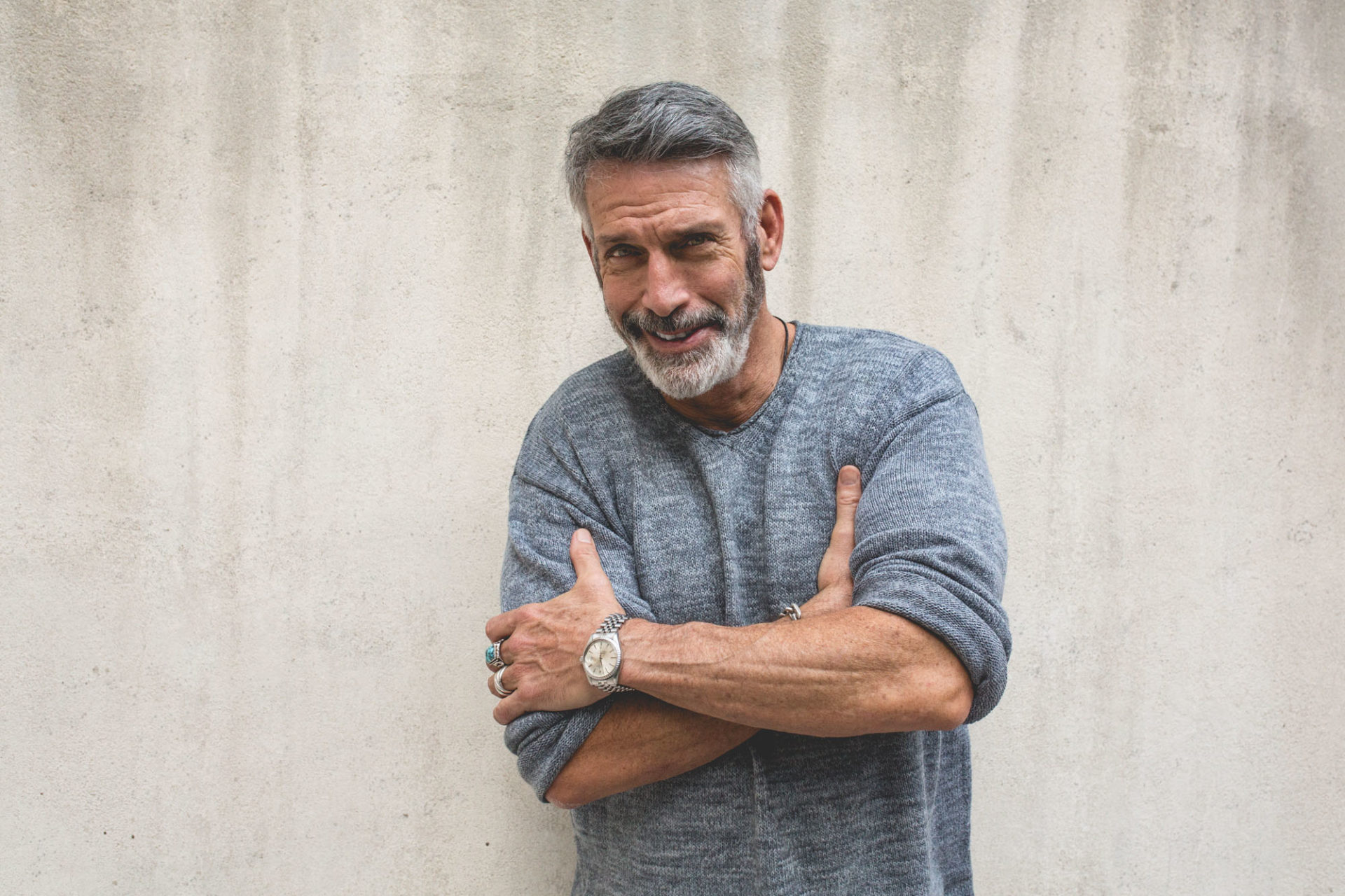 Ken Samuels : Accent américain, Seamaster & Psychologie