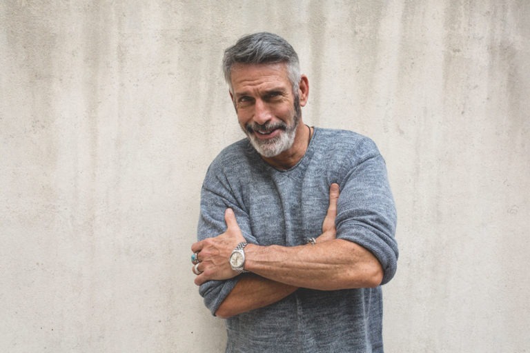 Ken Samuels : Accent américain, Seamaster & Psychologie