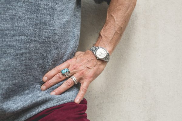 Ken Samuels : Accent américain, Seamaster & Psychologie
