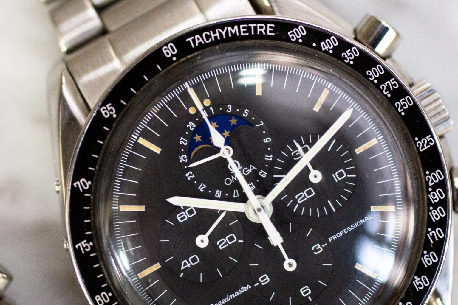 Omega Speedmaster et les phases de la Lune : histoire et explications