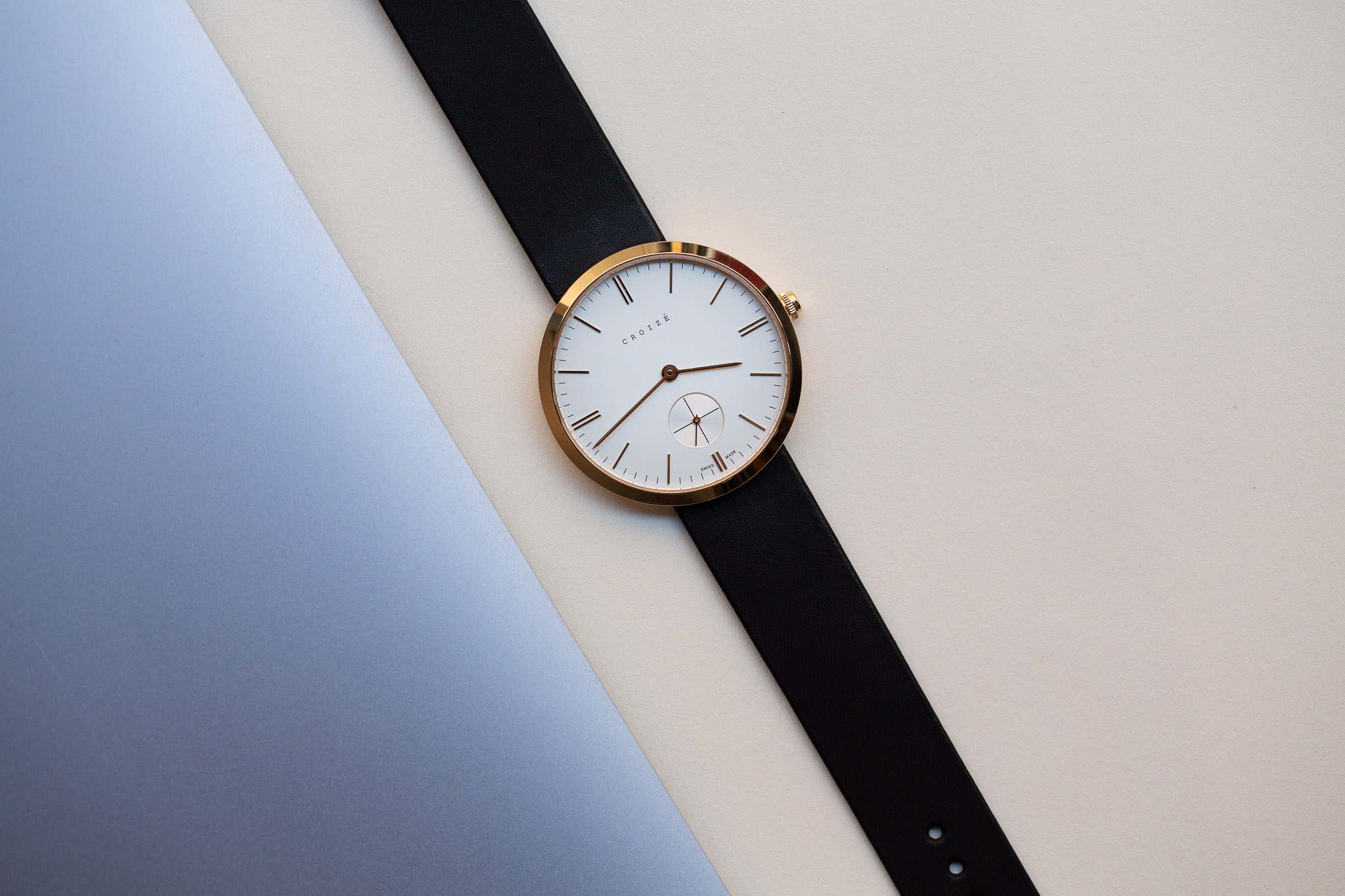 Croizé 001 : nouvelle montre élégante en or au mouvement micro-rotor