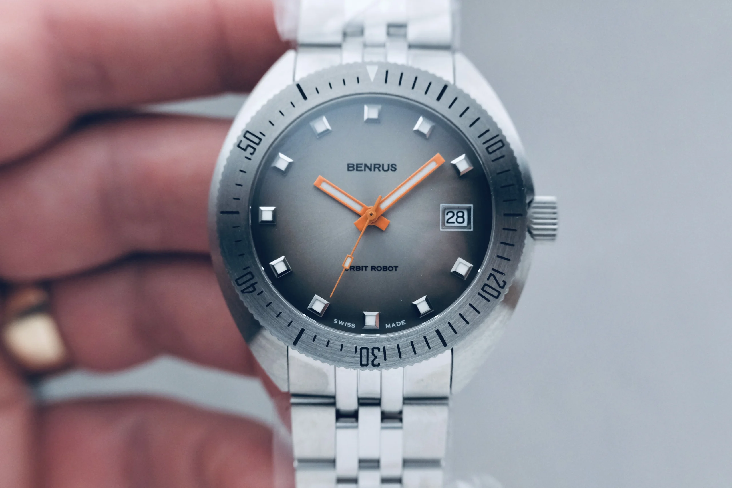 Benrus Orbit Robot : nouvelle montre de plongée automatique