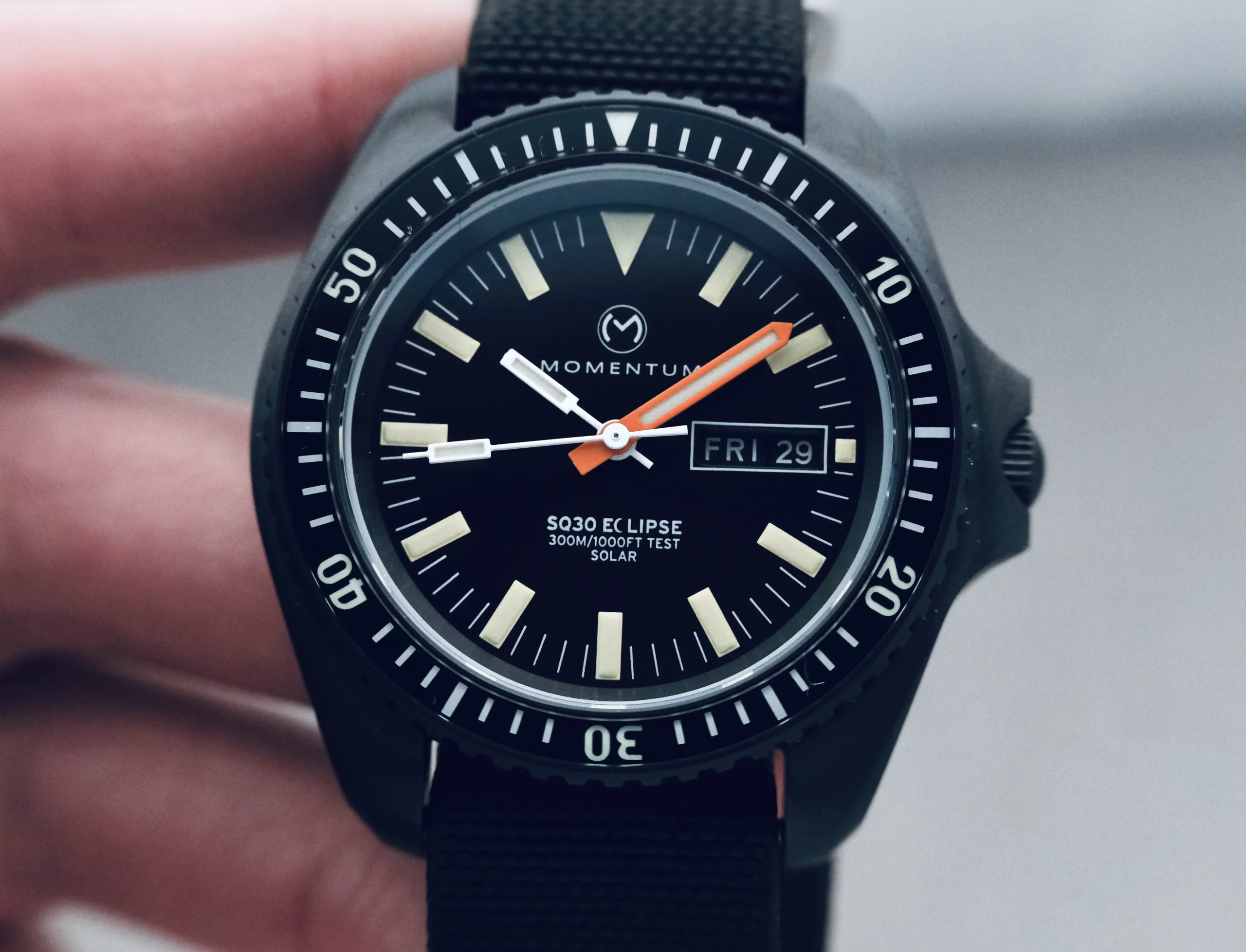 Momentum SQ30 Eclipse : nouvelle montre outil à quartz